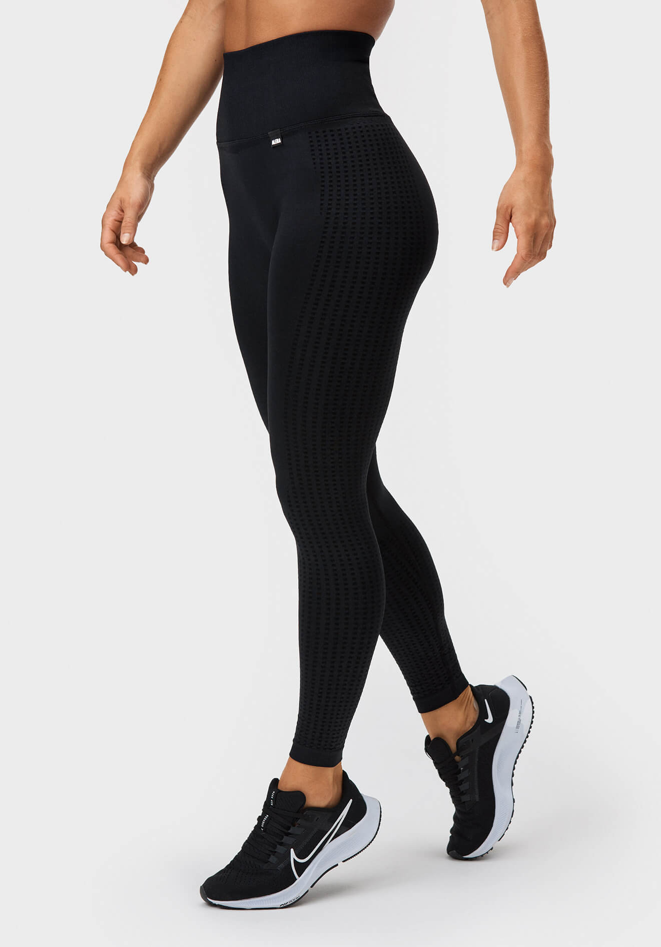 Træningstights til kvinder - Køb online hos One More Rep!