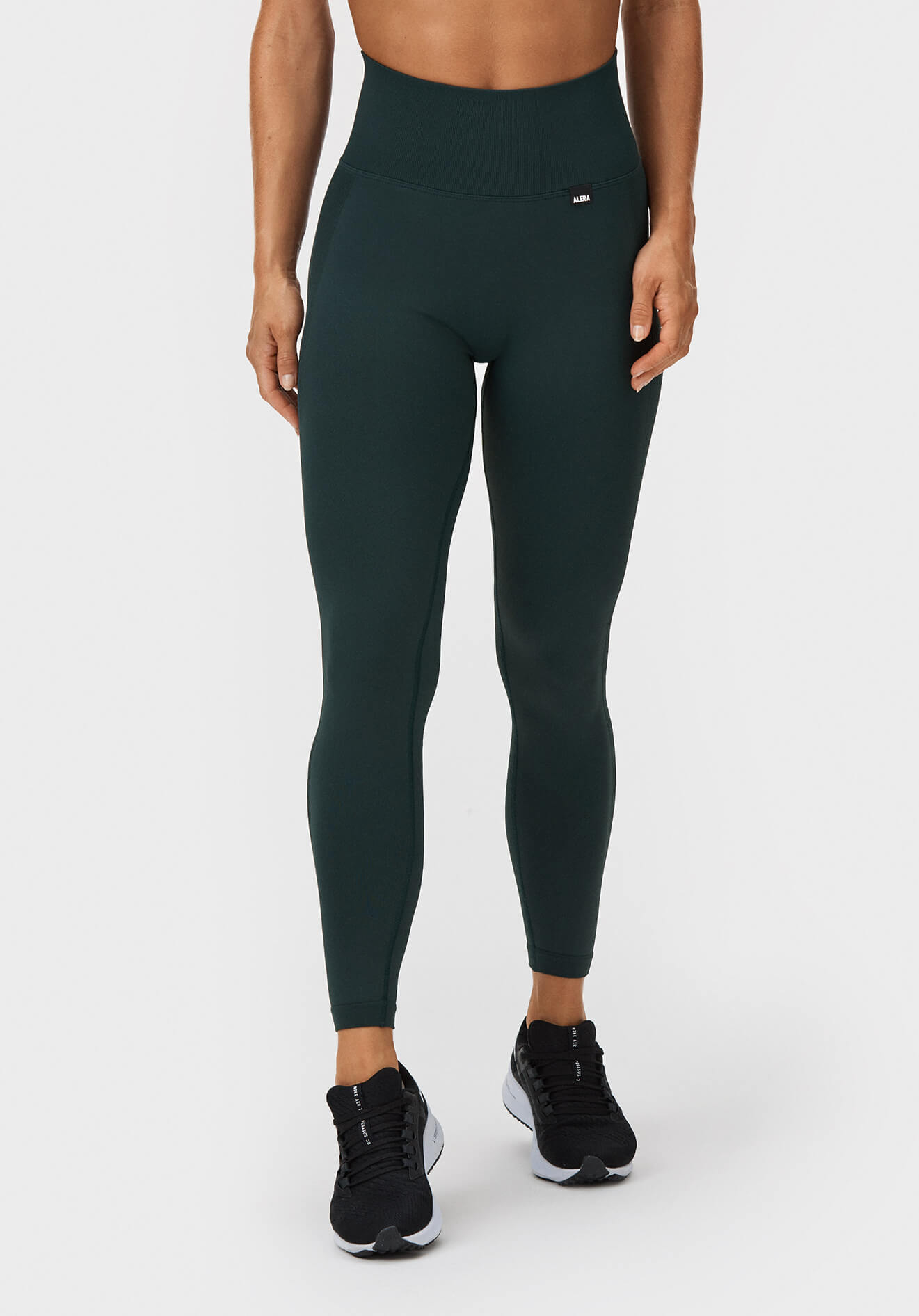 Träningskläder Online - Köp snygga träningskläder hos One More Rep