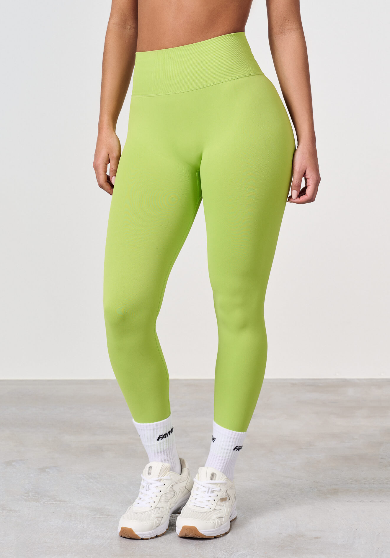 Träningstights för kvinnor - Köp Online hos One More Rep!