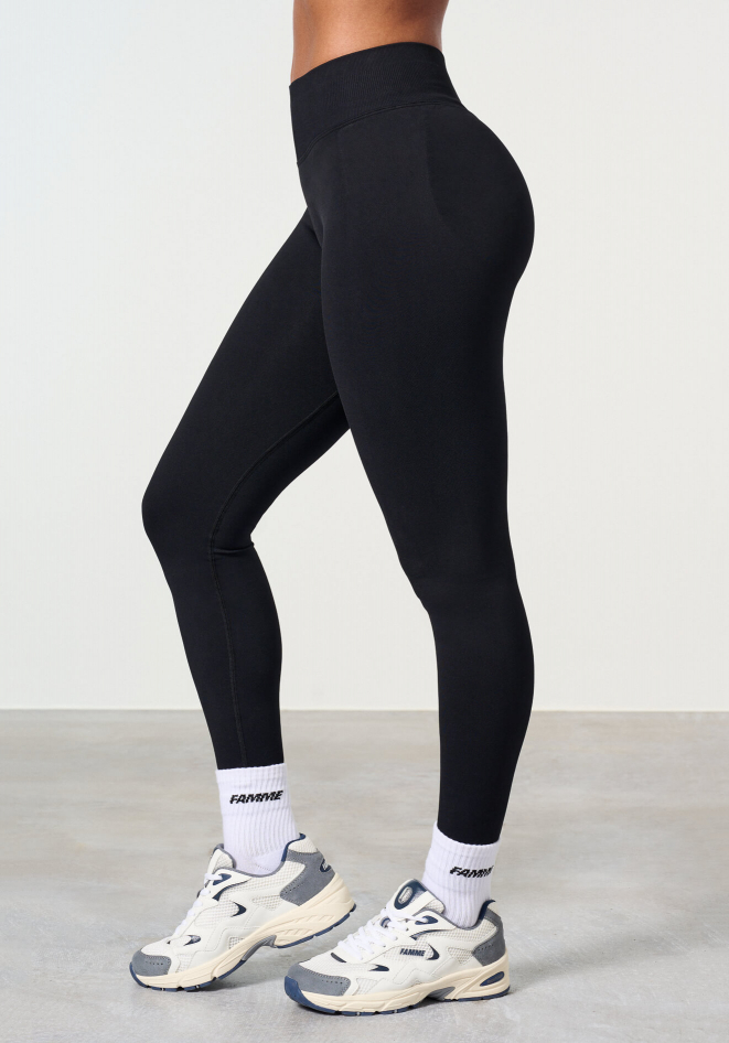 Sculpt Scrunch Tights – Formende tights med sculpt- & scrunch-effekt ...